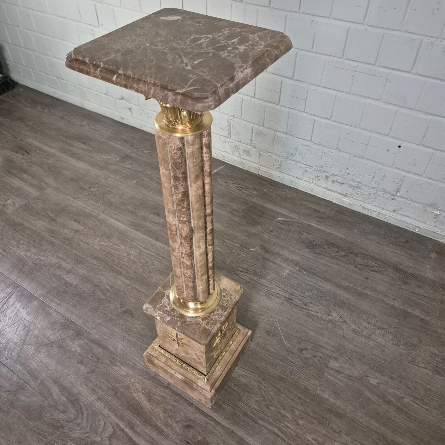 Säule Pfeiler Marmor Braun-Beige 1,05 m - Nostalgiepalast Nordhorn