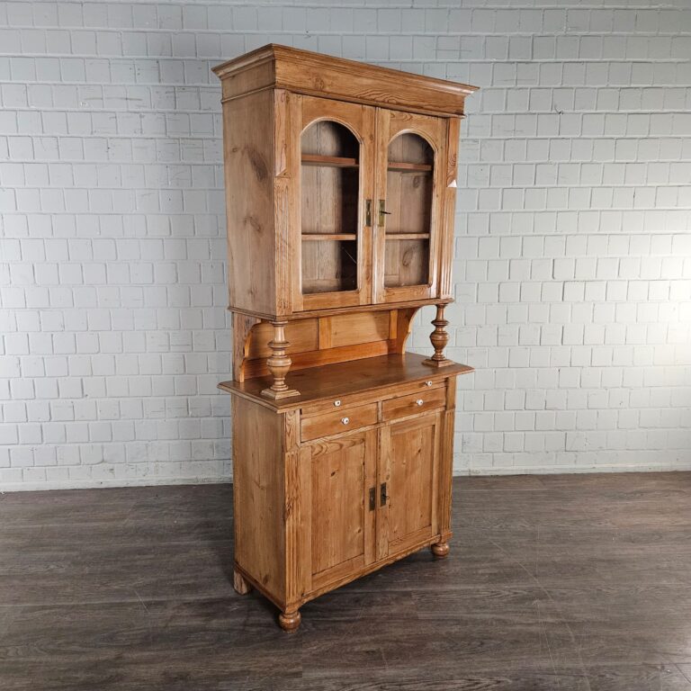 Antike Buffetschränke - zu Tiefstpreisen - Nostalgiepalast